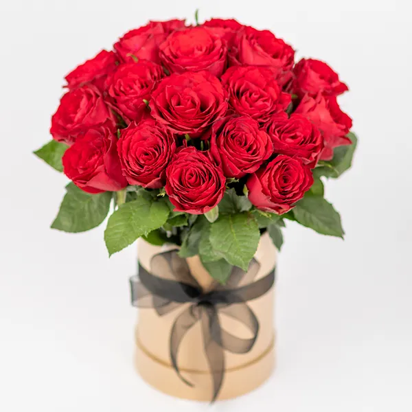 Luxurious Roses | Red Roses in Hatbox | Euroflorist